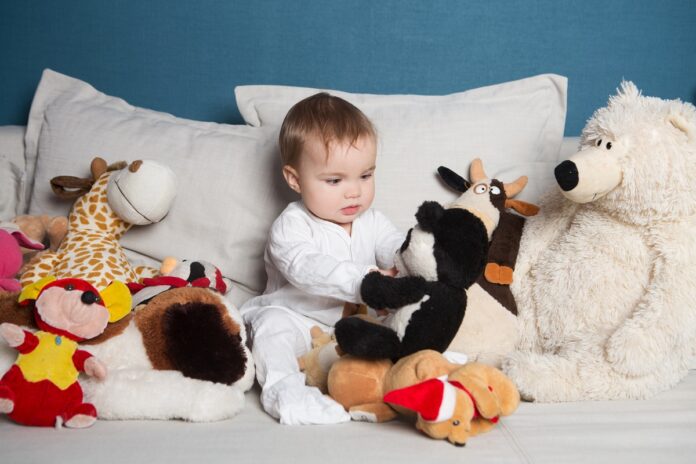 When Is the Right Time for Your Child to Start Playing with Teddy Bears ...